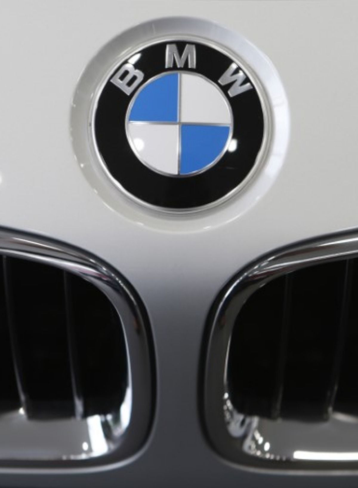 BMW engine fires lead to South Korea bans | Reuters