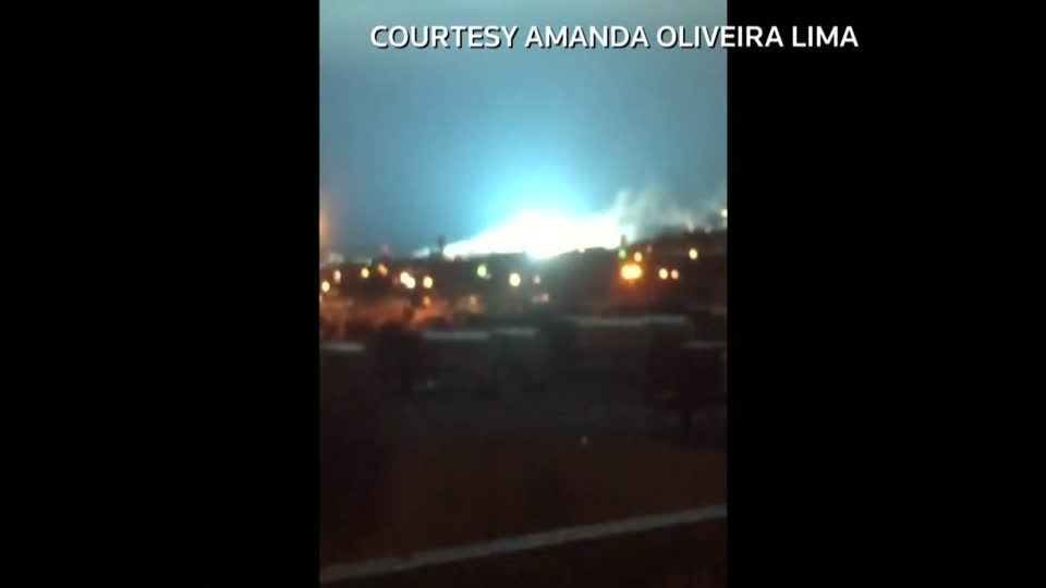 Transformer explosion in New York City lights up night sky | Reuters