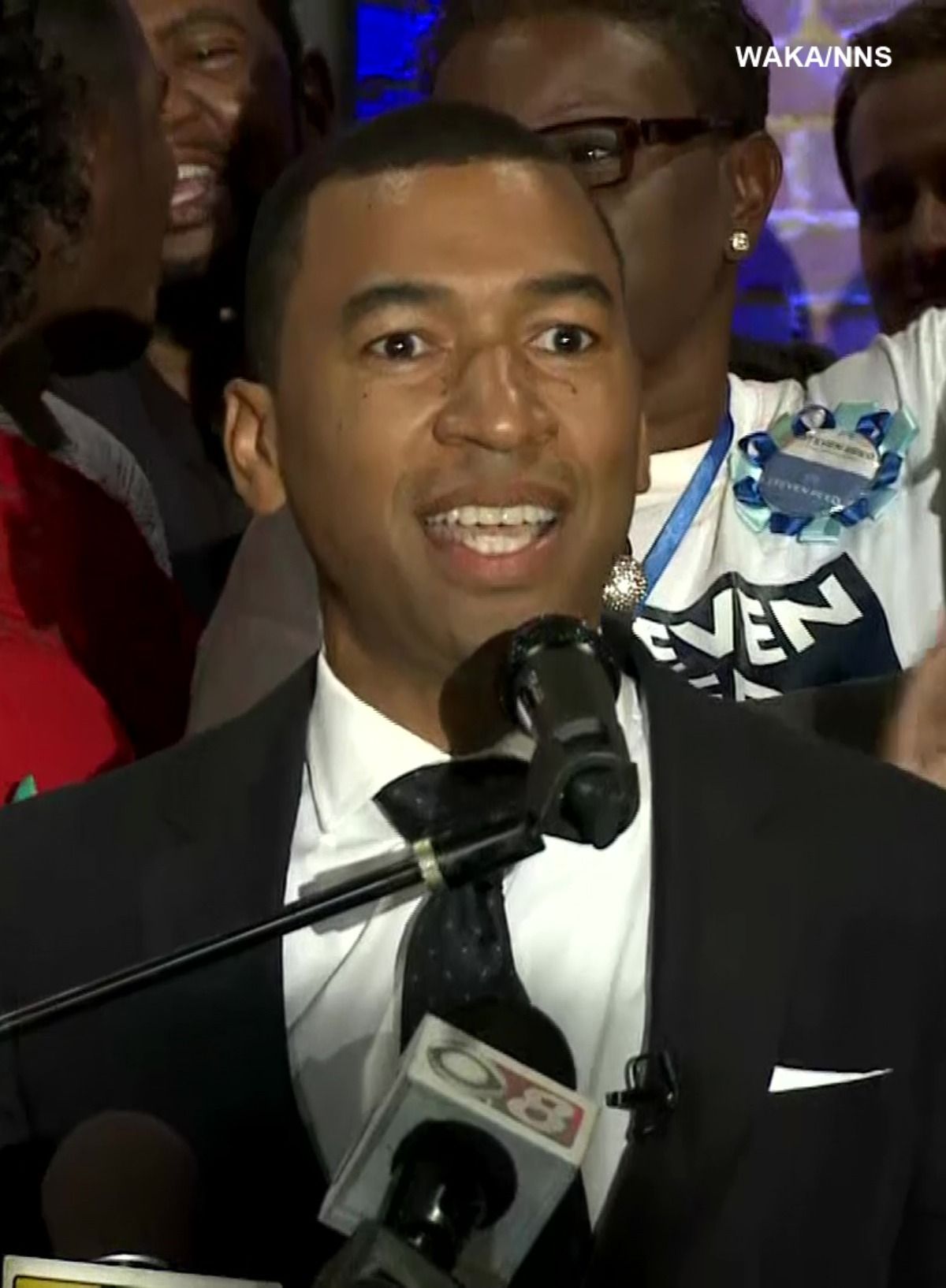 Birthplace of U.S. civil rights movement elects first black mayor | Reuters