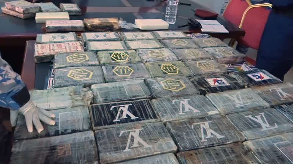 Ivory Coast navy seizes record cocaine haul off coast | Reuters