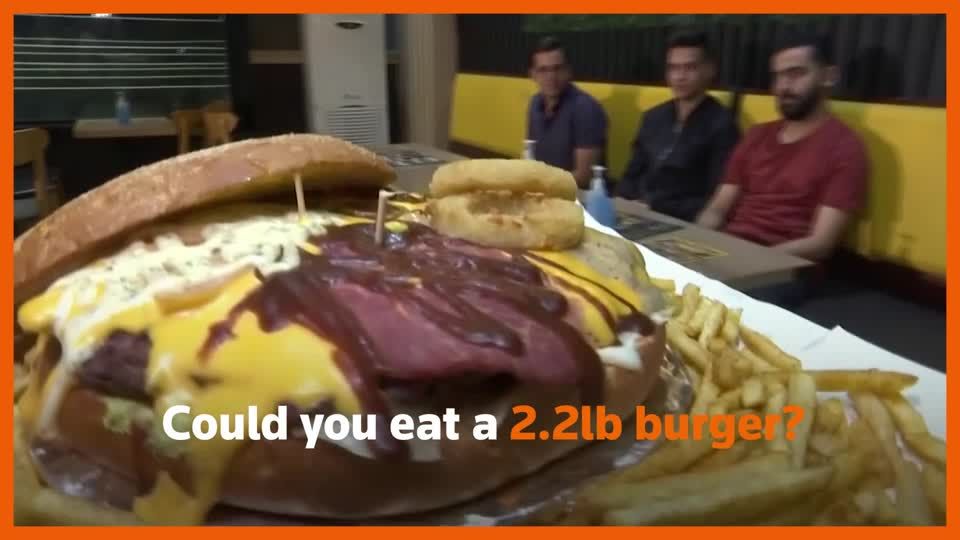 Could you eat this 2.2lb burger? | Reuters