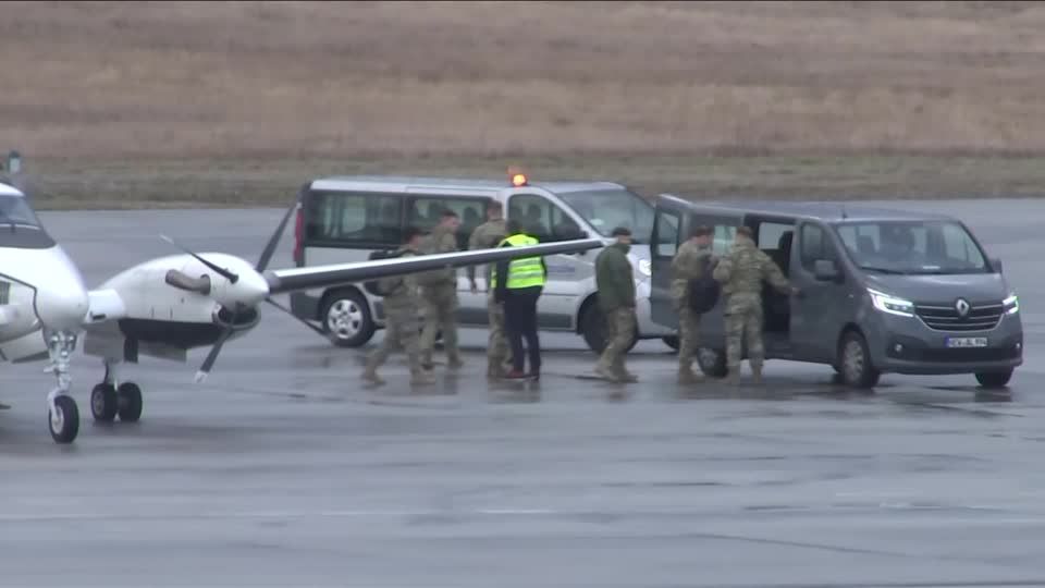 US army chain of command arrives in Poland