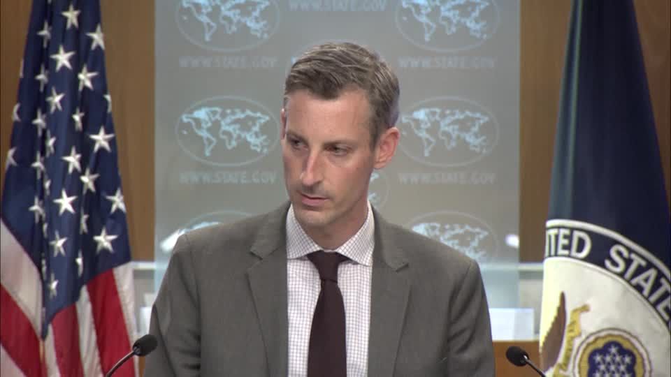 U.S. State Dept warns Americans not to travel to Ukraine | Reuters
