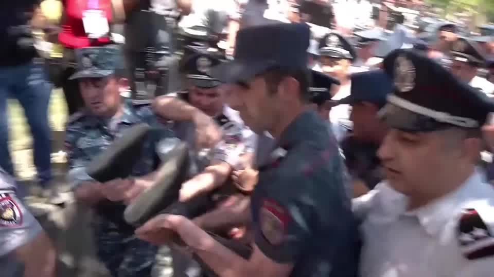 Armenian police clash with anti-government protesters in Yerevan | Reuters