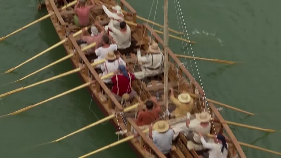 Replica of Roman boat cruises the Danube | Reuters