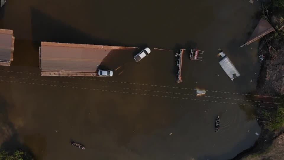 Bridge collapse in Brazilian Amazon kills three