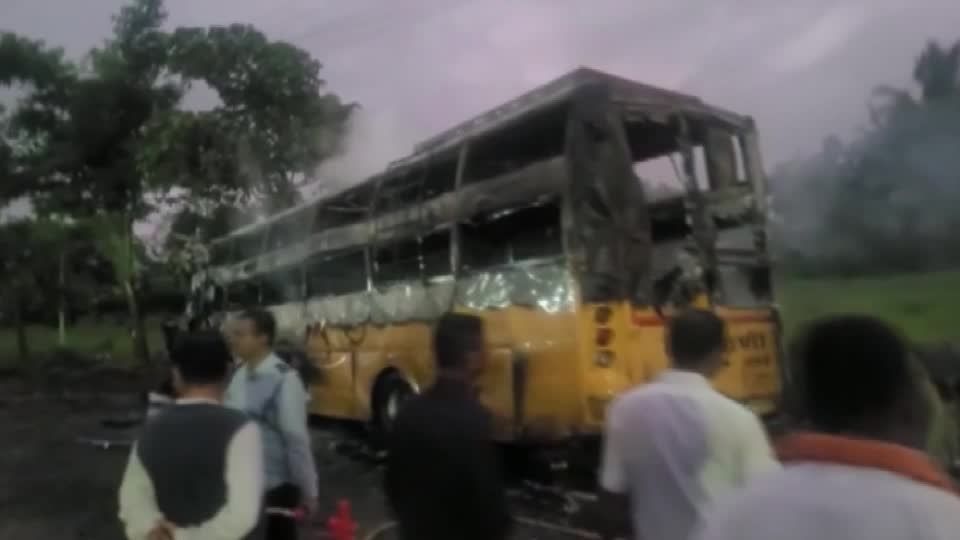 At least 12 dead, over 30 injured in bus fire in India's Nashik city ...