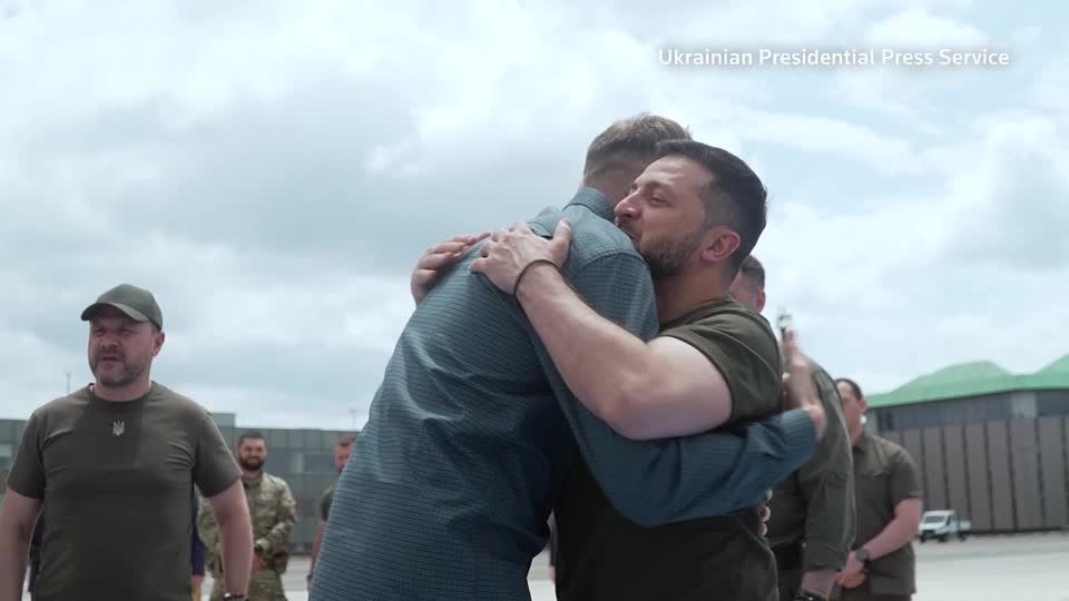 Zelenskiy brings home Azovstal commanders | Reuters