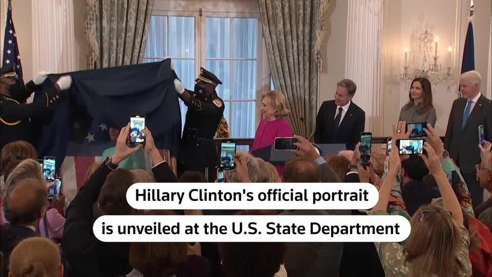 Hillary Clinton's official portrait is unveiled | Reuters