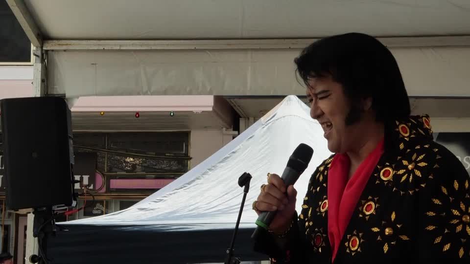 Japanese Elvis tribute wows Australian fans