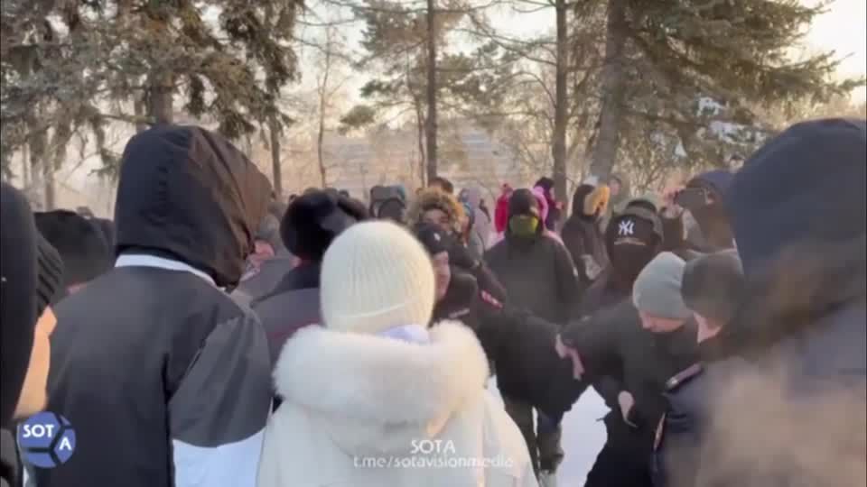 Russian police make arrests as rare protests spread | Reuters