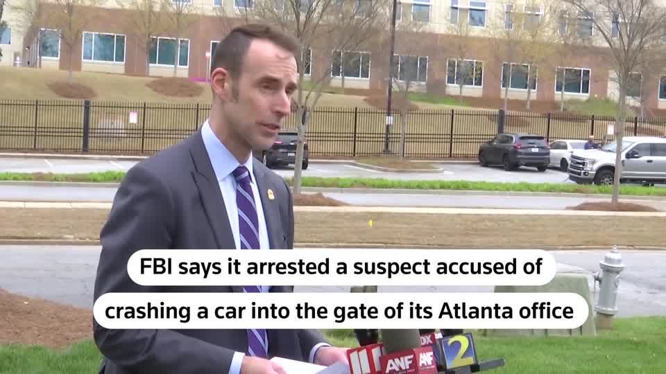 FBI detains would-be gate-crasher in Atlanta | Reuters
