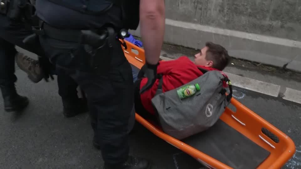 Climate protesters block Dutch highway while police strike | Reuters