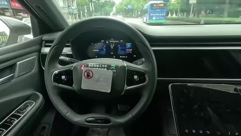 Beijing plans to get more driverless cars on capital streets | Reuters
