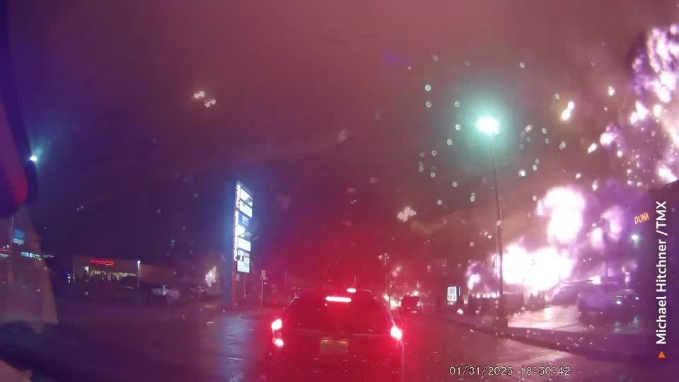 Video captures moment medevac plane crashes in Philadelphia | Reuters