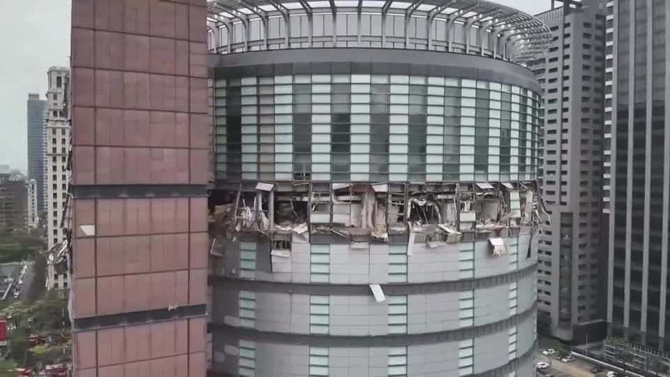 Video shows shoppers fleeing deadly blast at Taiwan mall | Reuters