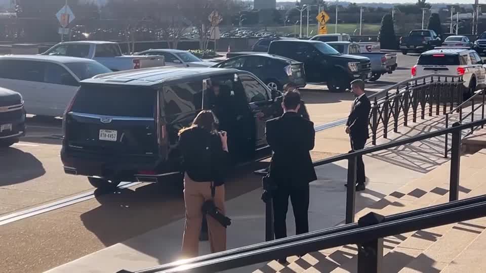 Elon Musk arrives at Pentagon to meet U.S. military leaders | Reuters
