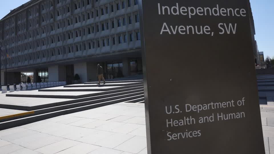 RFK Jr. to cut 10,000 jobs at US health department | Reuters