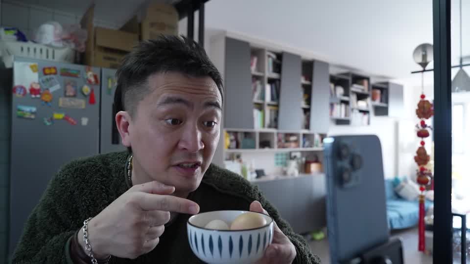 RedNote influencer awaits as TikTok faces sale or ban by April 5 | Reuters