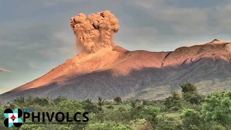 Philippines' Kanlaon volcano eruption resumes, says seismology agency ...