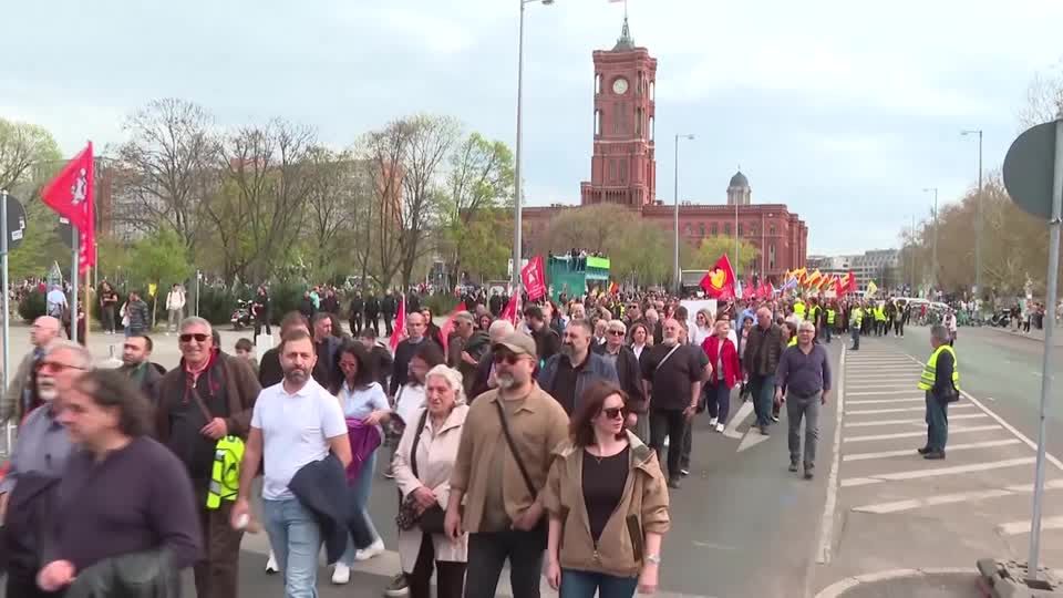 Anti-Erdogan protest in Berlin condemns ‘coup’ against opposition | Reuters