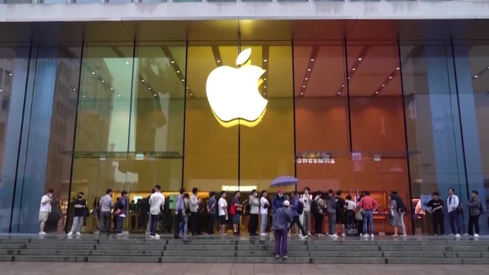 Apple fined $570 million and Meta $228 million for breach of EU law ...