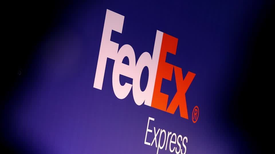 FedEx shares tumble as profit outlook highlights tariff hit | Reuters