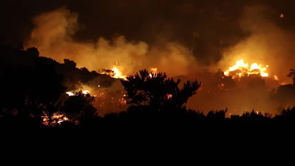 Wildfire blazes across Greek island of Crete | Reuters