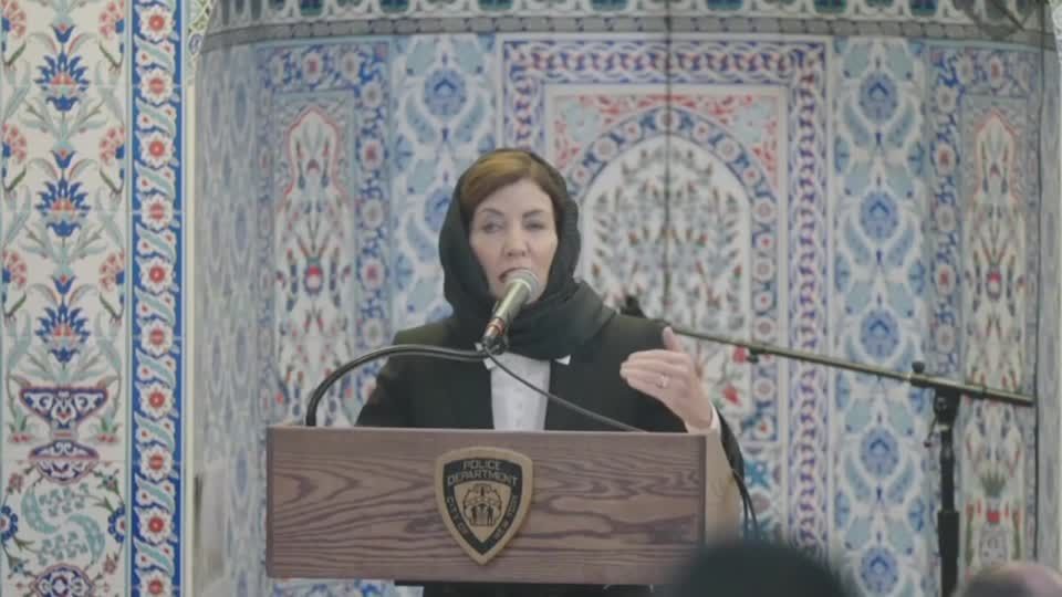 Hochul urges more police support at funeral for slain NYPD officer ...