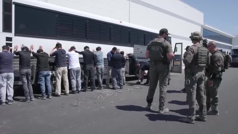 US immigration agents arrest hundreds at Hyundai plant, mostly Koreans ...