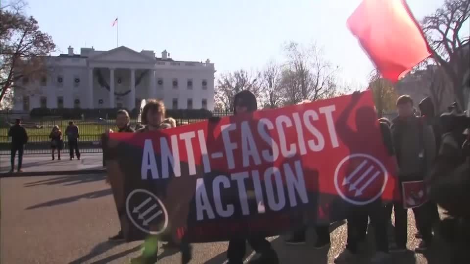 ترامب يستهدف حركة أنتيفا ويعلنها "منظمة إرهابية" | Reuters