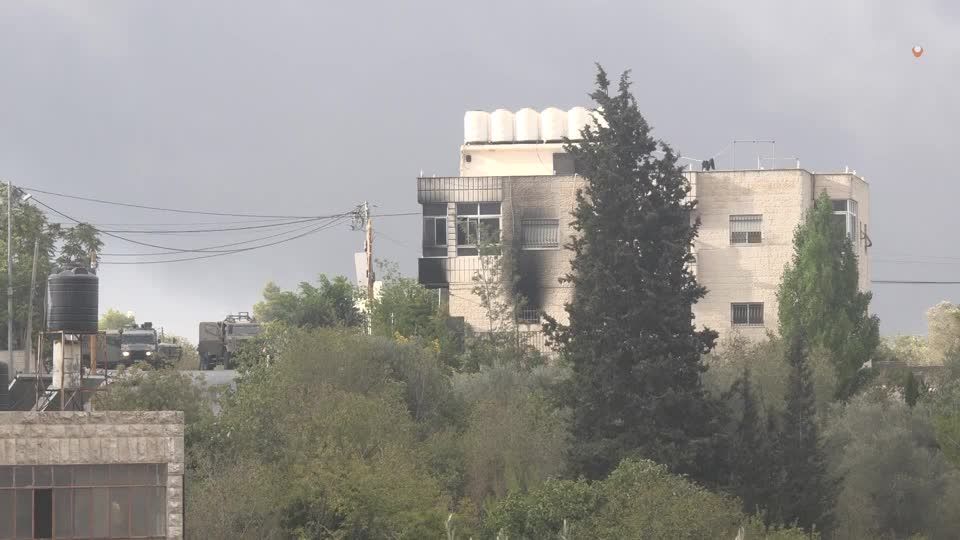Smoke billows as Israeli troops raid West Bank town | Reuters