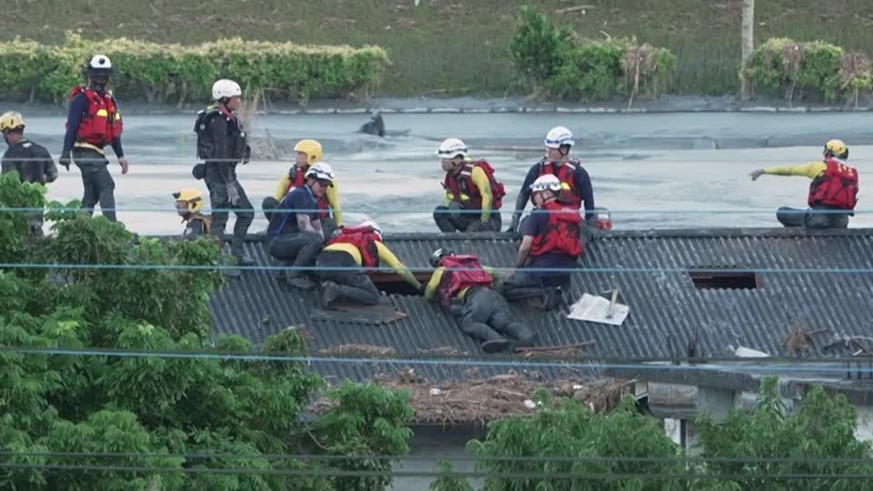 Taiwan rescuers battle mud in hunt for missing after Typhoon Ragasa ...