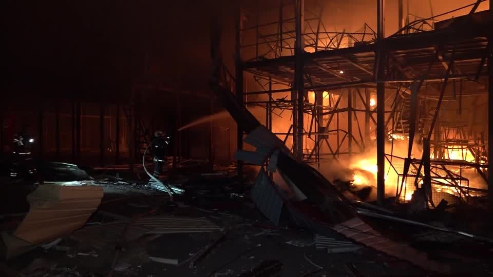 حرائق و6 إصابات في هجوم روسي على خاركيف | Reuters