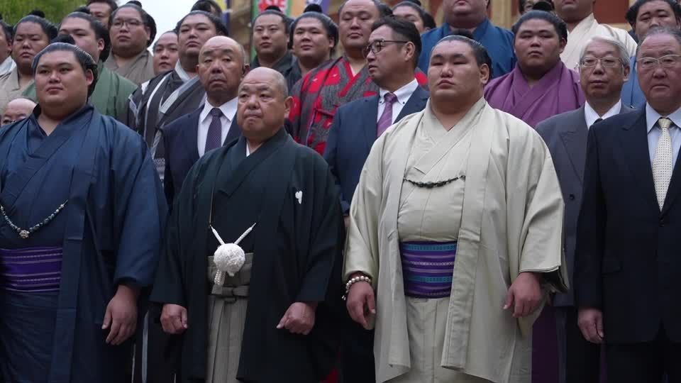 Japan's top sumo wrestlers primed to rock London in tournament | Reuters