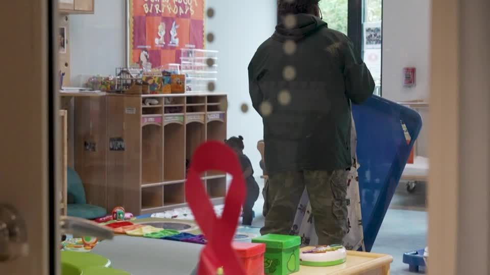 Federal workers, preschool programs squeezed as shutdown drags on | Reuters