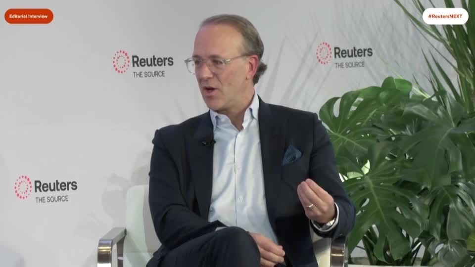 Consumers today want to feel part of a community, Estée Lauder CEO says ...