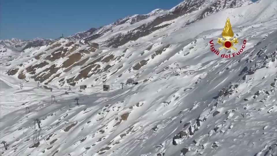 Italian cable car accident injures four, forces evacuation | Reuters