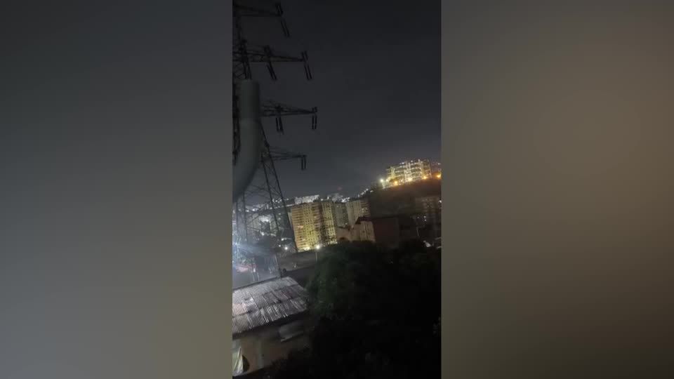 Explosions, loud noises heard in Venezuelan capital | ロイター