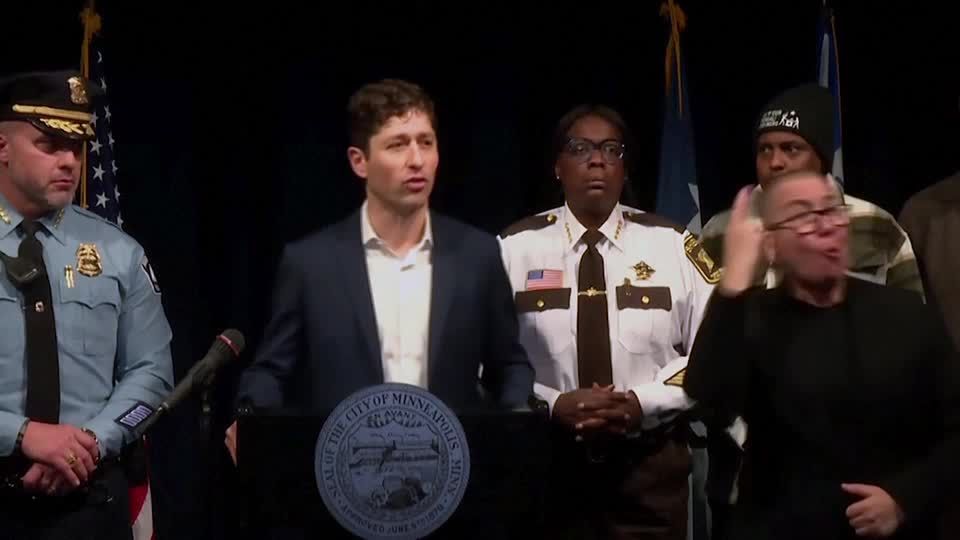 Minneapolis mayor disputes claim of self-defense after woman killed ...