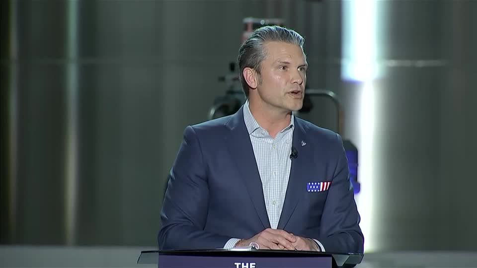 Hegseth unveils AI partnership with Musk's xAI for military networks | ロイター