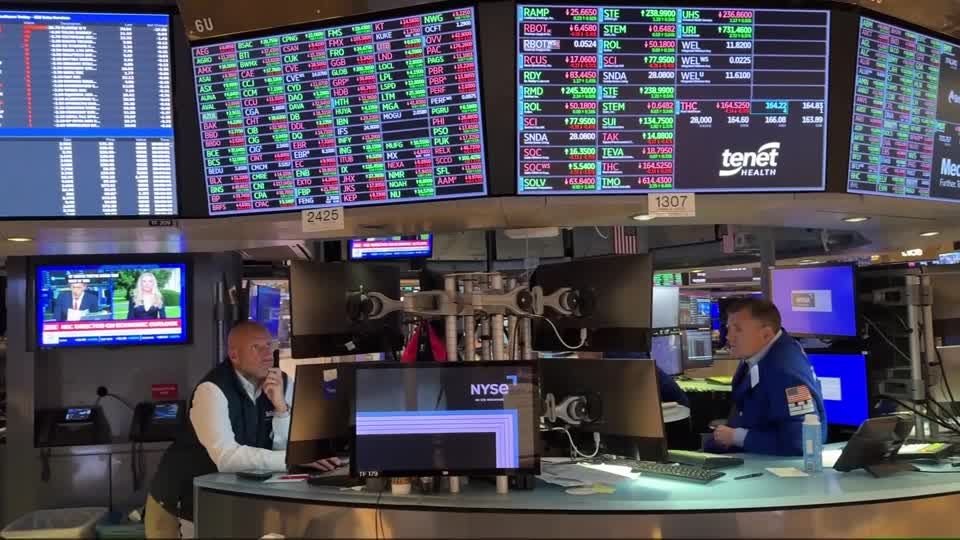 Wall Street indexes end lower, led by drop in tech and bank shares ...