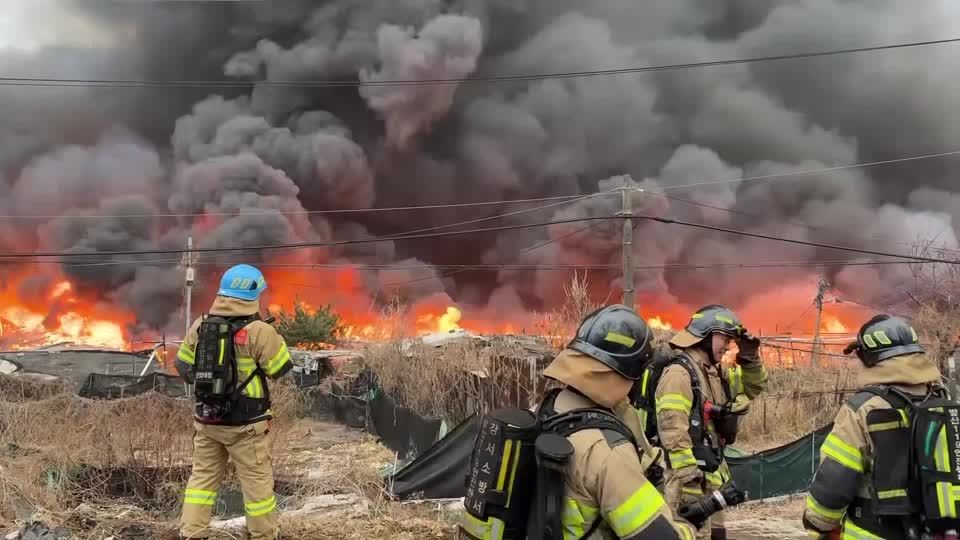 Fire rips through deprived area in Seoul's Gangnam district | ロイター