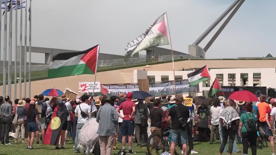 Hundreds in Australia protest visit by Israel’s Herzog | Reuters