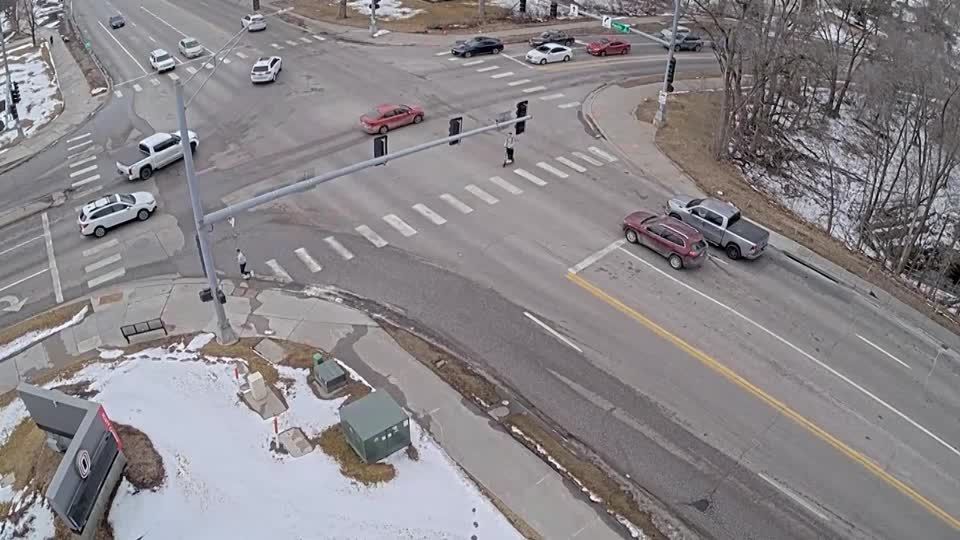 Sinkhole swallows vehicles stopped at Nebraska traffic light | Reuters