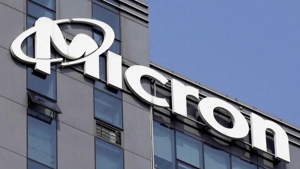 Micron joins $1 trillion club as AI race powers memory chip boom | Reuters
