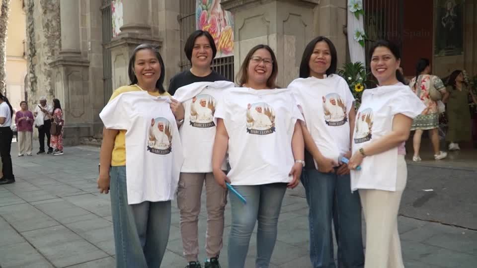 'It’s a blessing!': Faithful in Barcelona await pope’s visit | Reuters