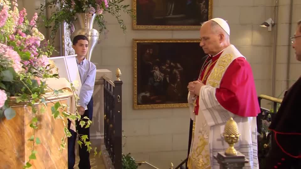 Pope Leo visits Almudena Cathedral, delights Madrid crowds in ...