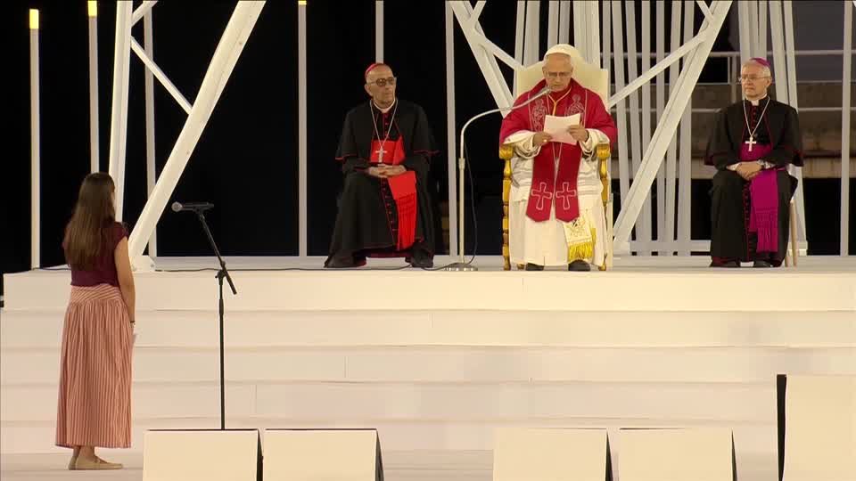Pope holds vigil in Barcelona with massive crowd | Reuters