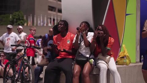 Toronto heat warning tests World Cup fan experience | Reuters